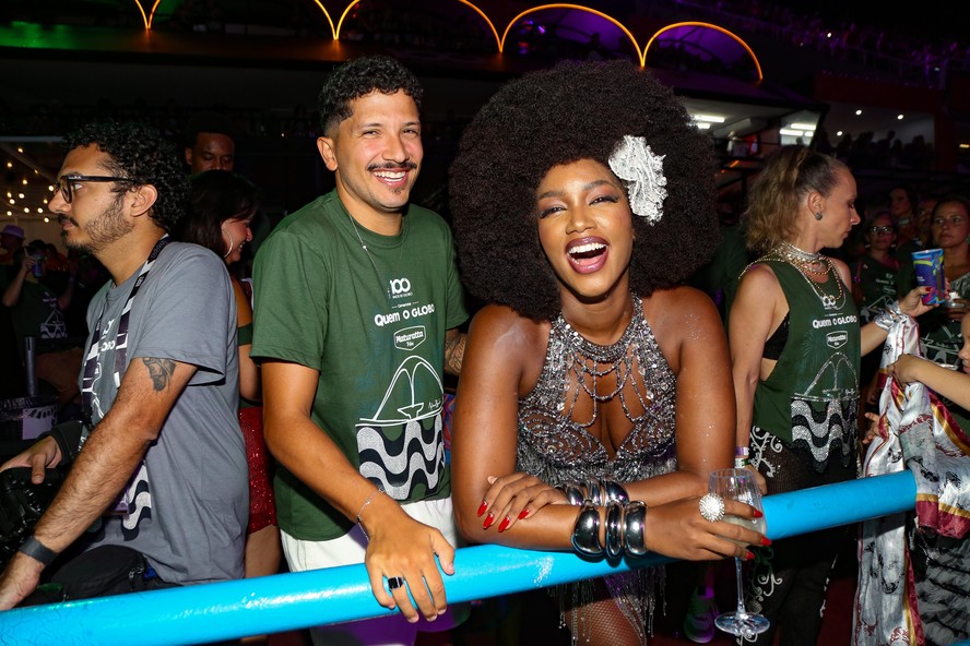 Yuri Lima mostra momento de diversão ao lado de IZA; fotos