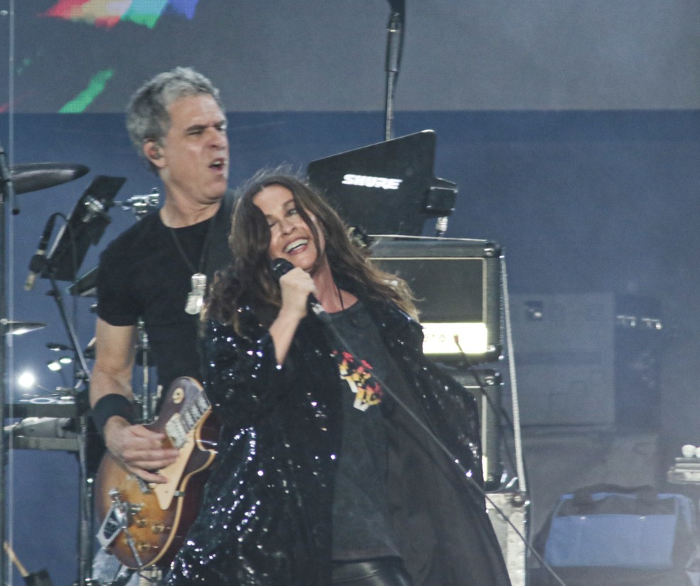 Alanis Morissette faz show único em São Paulo e celebra álbum histórico