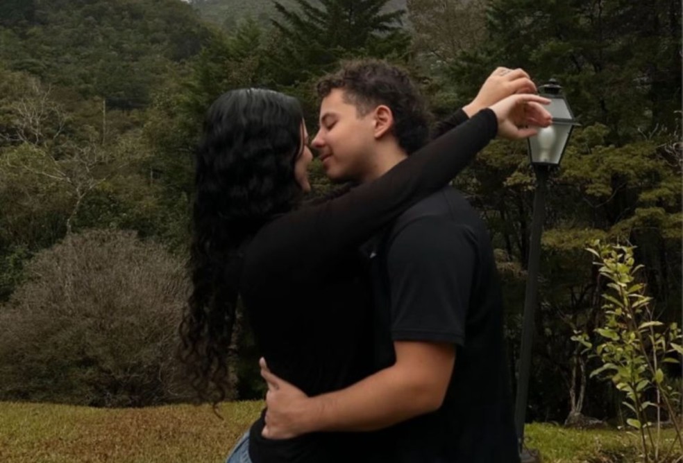 Filho de Ronaldo, Alexander Lima quebra discrição e posa em clima de ...