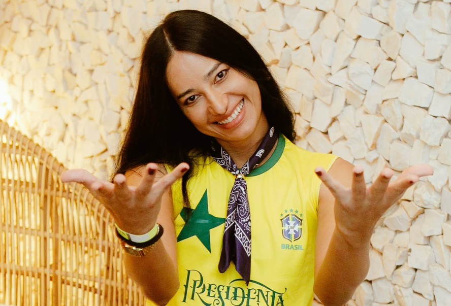 Jaloo celebra retificação do nome com nova identidade, e Linn da ...