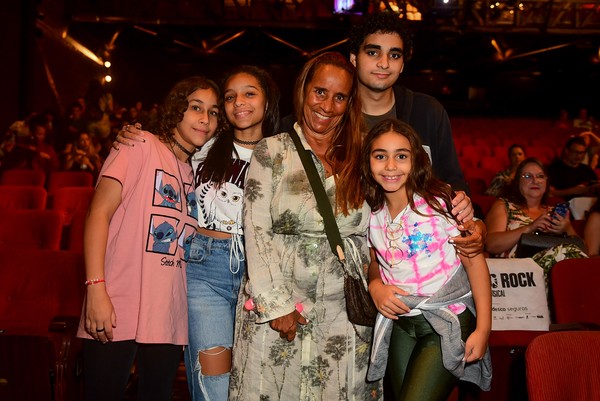 Em rara aparição, esposa e filhos de Stepan Nercessian prestigiam o ...