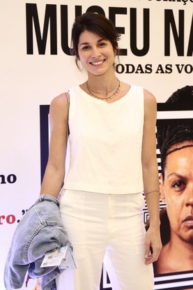 Saiba tudo sobre: Chandelly Braz