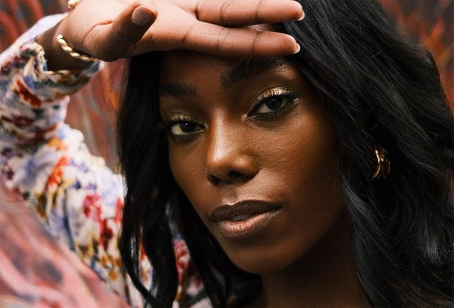 Saiba quem é Jessica Córes, atriz de 'Fuzuê' que beijou Monica Benício ...