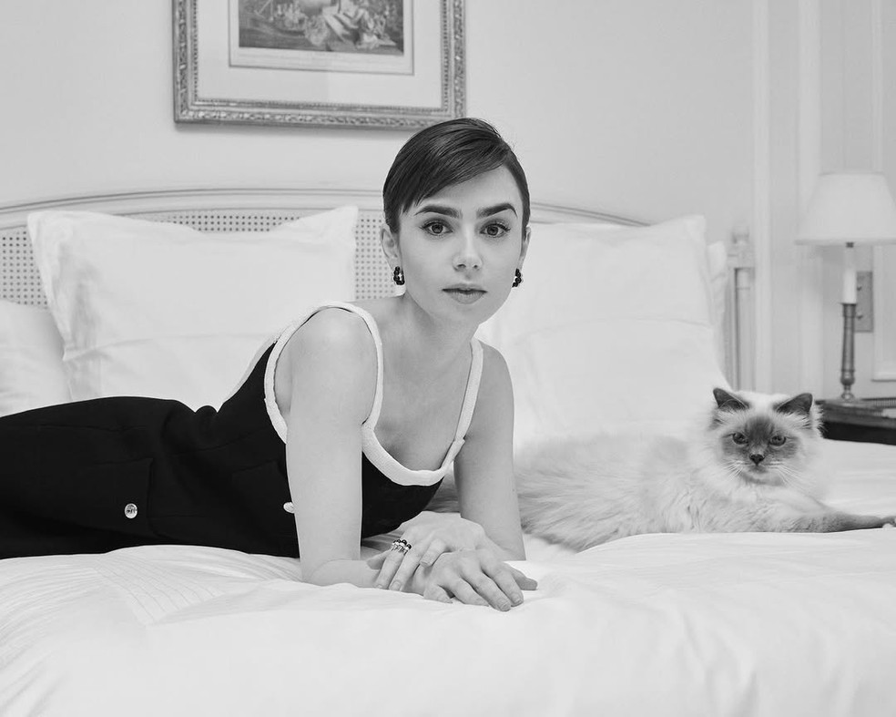 Lily Collins vai viver Audrey Hepburn em filme sobre 'Bonequinha de Luxo'