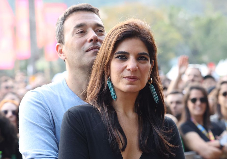 Andréia Sadi brinca sobre 'golpe' dado pelo marido, André Rizek