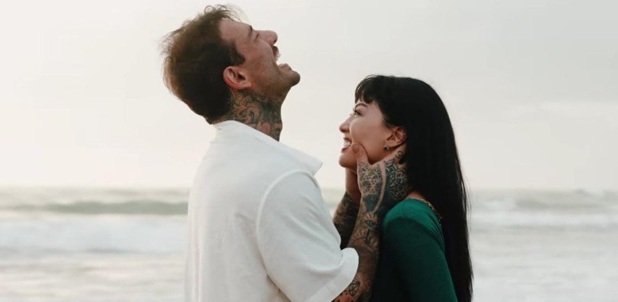 Lucas Lucco posa com modelo apontada como affair e diz: 'Mimo, gasto ...
