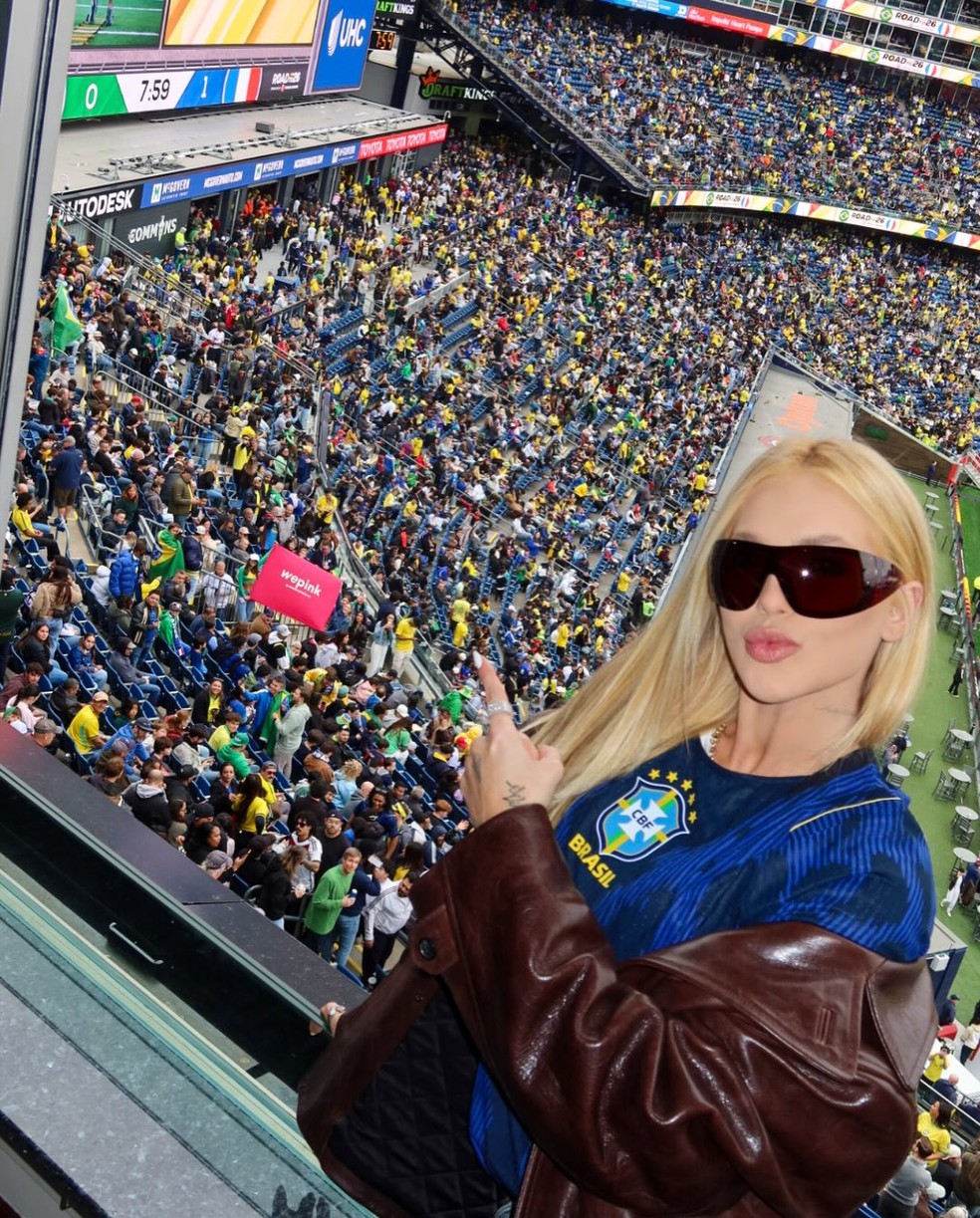 Virginia Fonseca chega atrasada a jogo da Seleção, corre para o ...