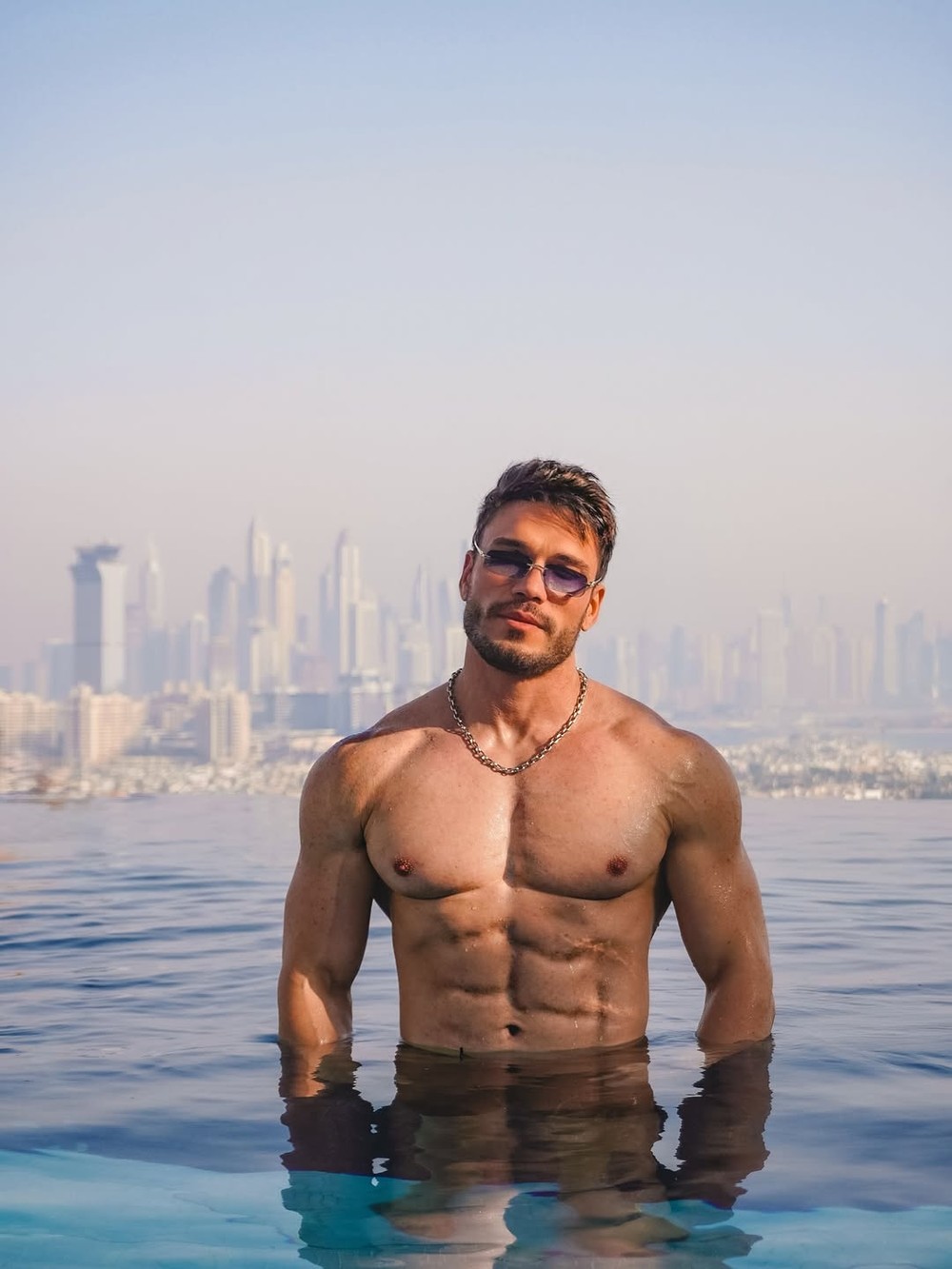 Campeão de 'A Fazenda', Lucas Viana é detido em Dubai e pede orações ...