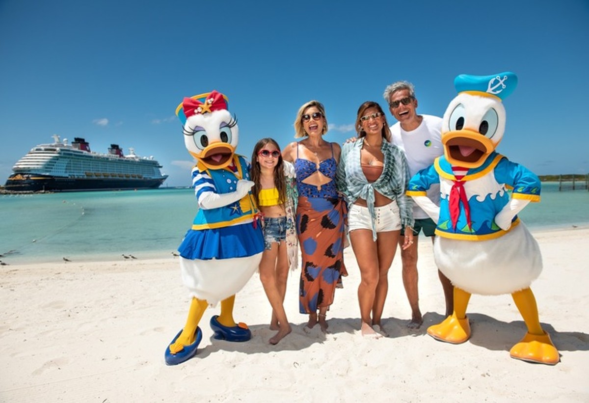 Cruzeiro Disney comemora 25 anos; veja novidades e relembre famosos a bordo