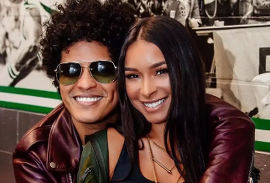 Bruno Mars está solteiro após 13 anos; saiba quem é Jessica Caban, ex ...