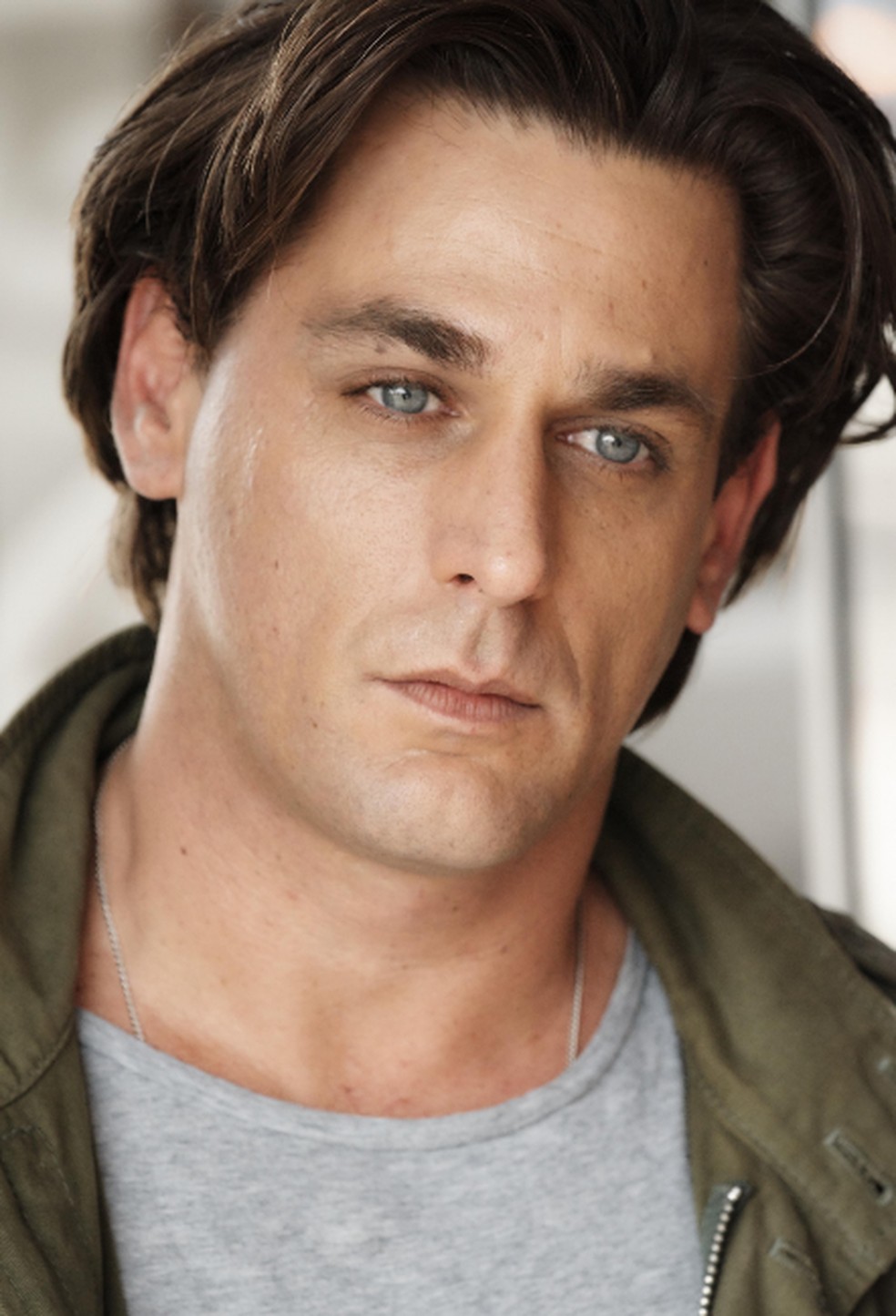 Emma Roberts estaria vivendo romance com ator brasileiro apadrinhado ...