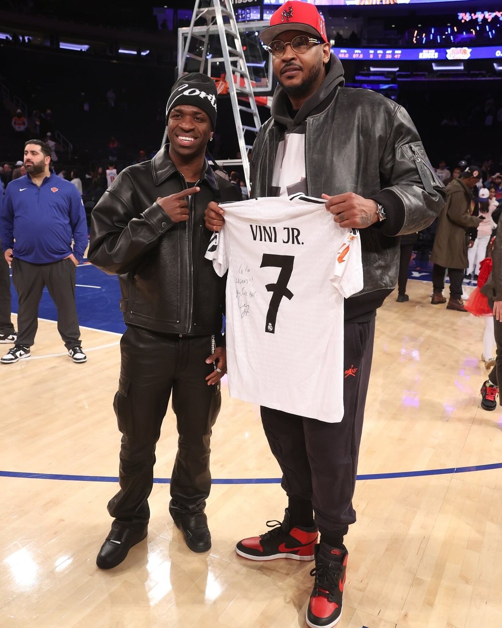 Vini Jr. curte balada com Rihanna e tieta astros da NBA em NY; veja fotos