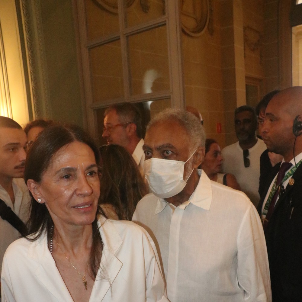 Gilberto Gil chega de máscara ao velório de Cacá Diegues na Academia ...