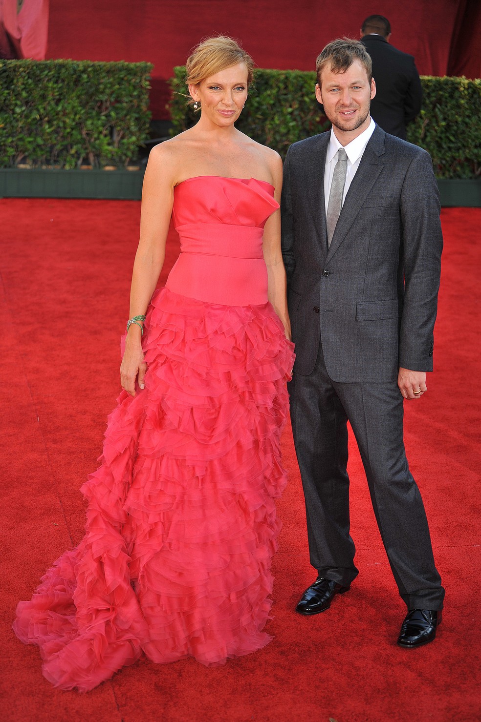 Toni Collete anuncia separação após marido ser clicado beijando outra ...