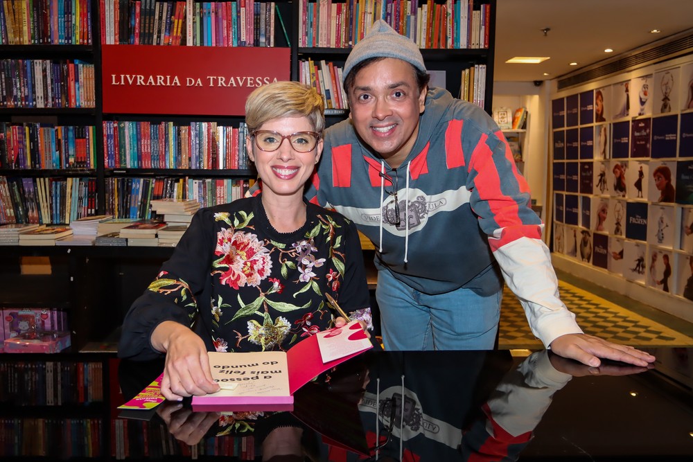 Dani Valente lança livro no Rio com a presença de famosos; fotos