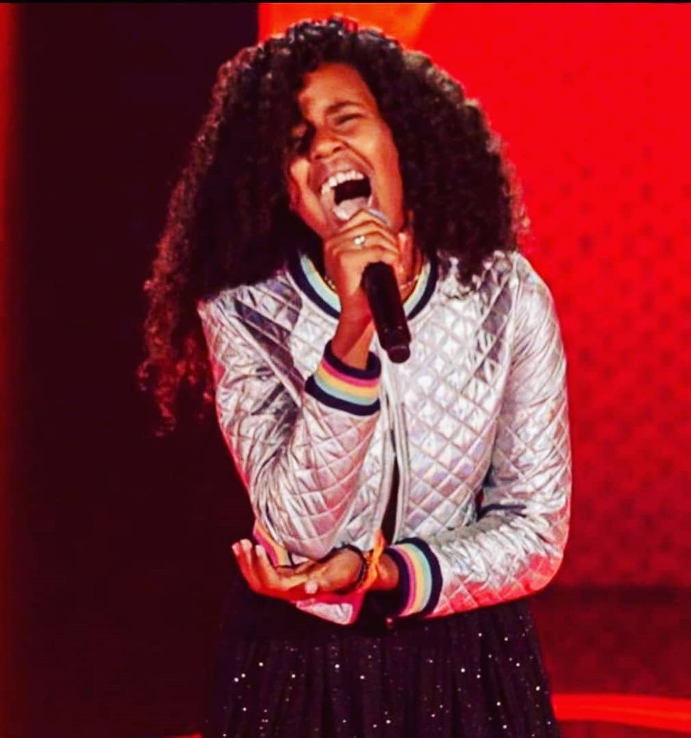 Karen Silva, ex-'The Voice Kids', morre aos 17 anos após AVC