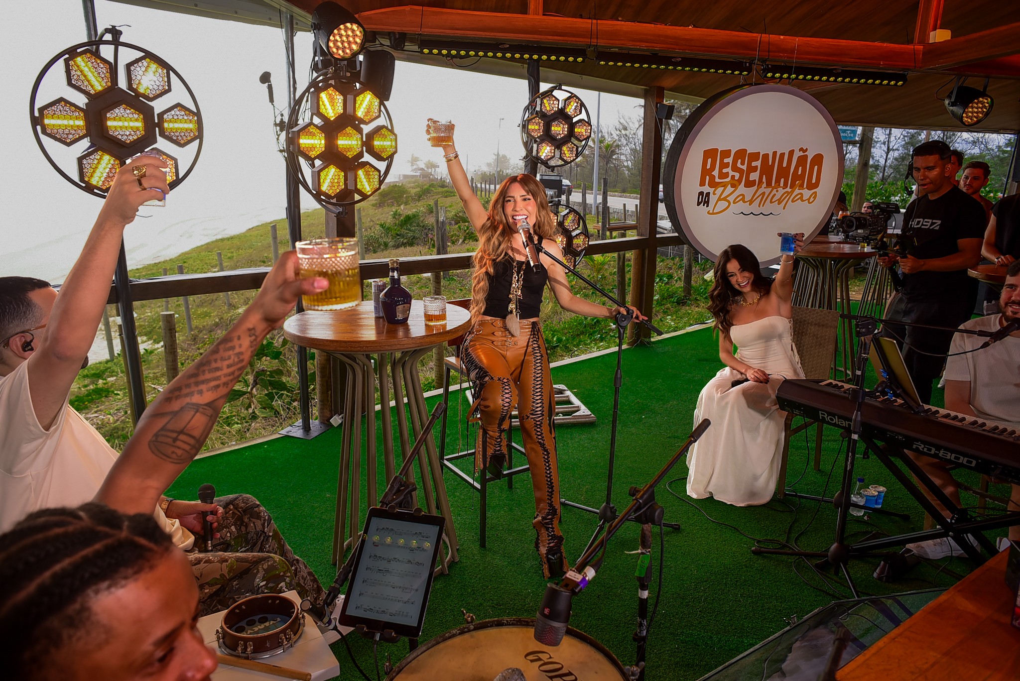 Manu Bahtidão promove After da Manu com releituras do pagode no Rio; fotos