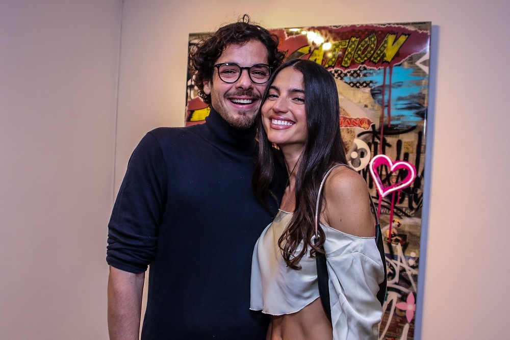 Giovanna Ewbank vai com Bless à abertura da exposição do irmão, Gian ...