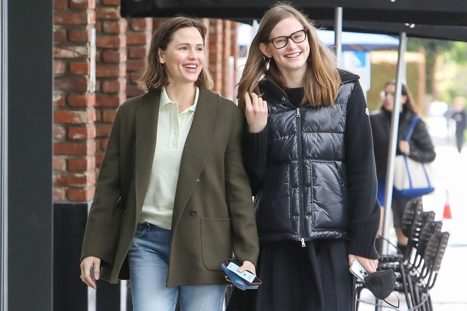 Filha de Jennifer Garner e Ben Affleck chama a atenção por altura em ...