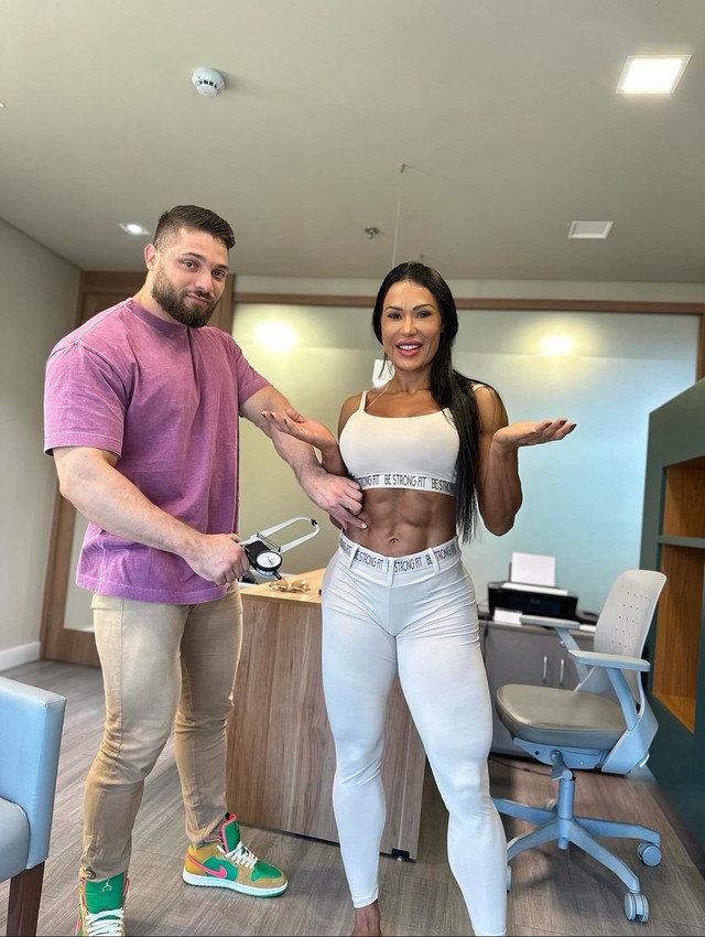 Treinador de Gracyanne Barbosa fala sobre a recuperação dela após lesão ...