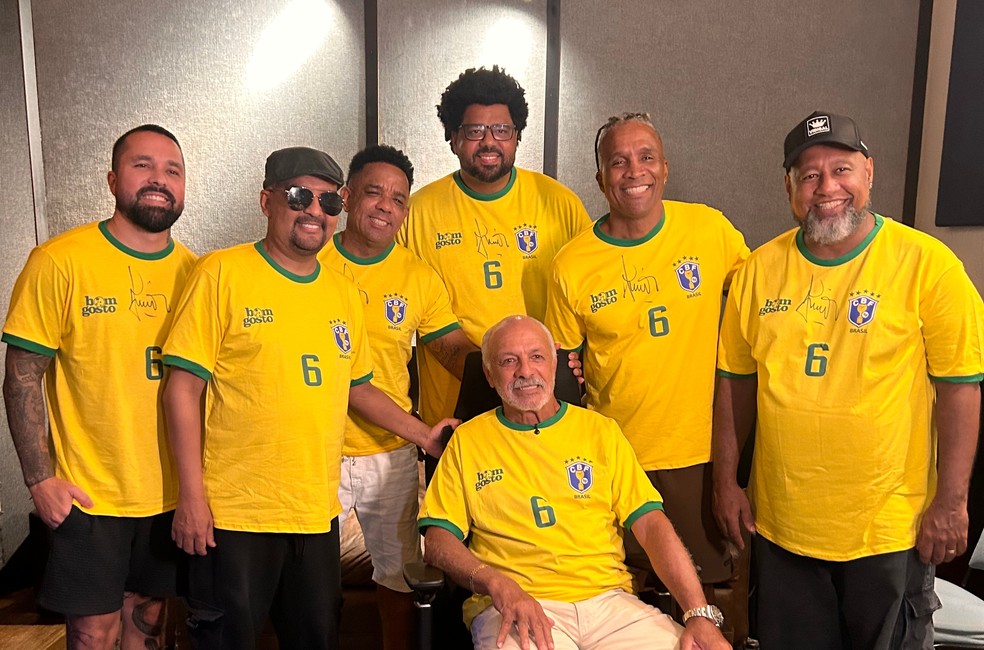 Maestro Junior grava com grupo Bom Gosto hit das Copas: 'Eu cantava com ...