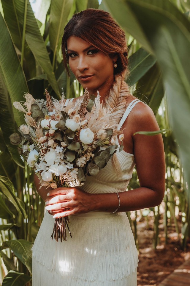 Cantora Ghabi celebra 10 anos de casamento em Fernando de Noronha; fotos