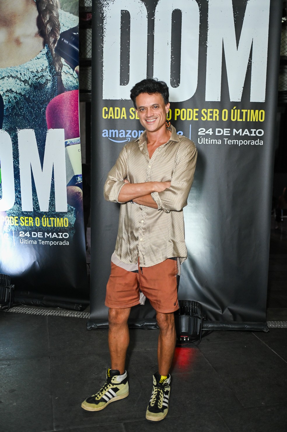 Elenco de 'Dom' se reúne para coletiva da última temporada da série