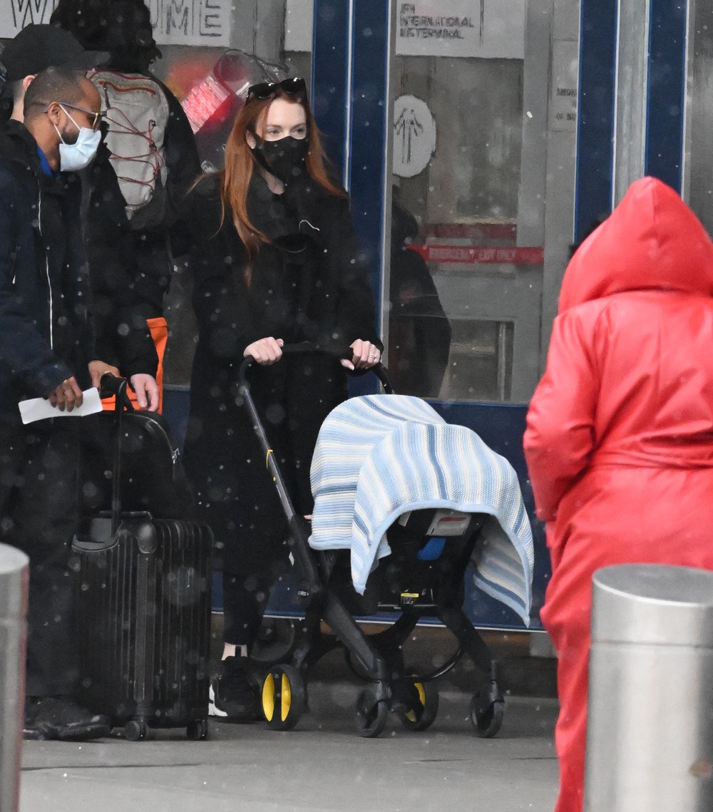 Lindsay Lohan é vista pela primeira vez com o filho, Luai