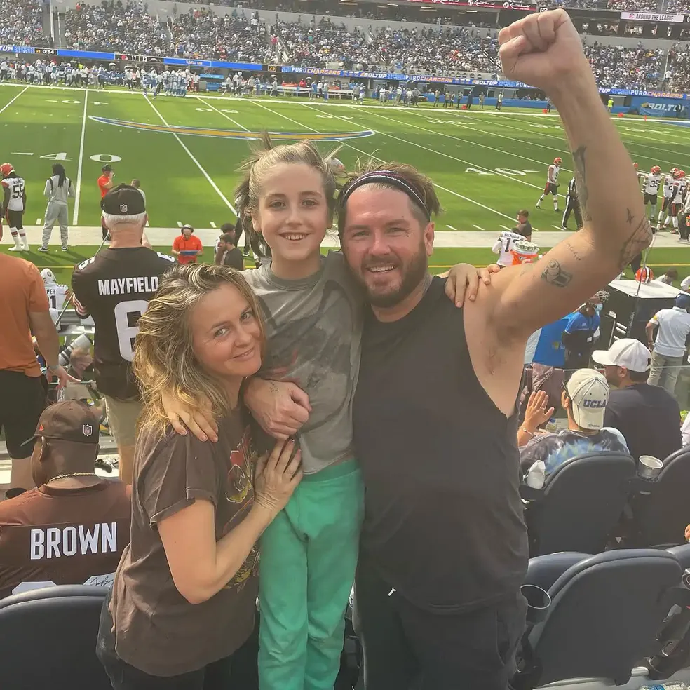 Alicia Silverstone reencontra homem em quem deu seu primeiro beijo, e ...