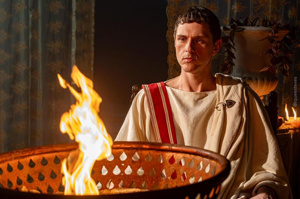 'Emmanuel': filme espírita com Juliana Paiva e Guilherme Magon ganha ...