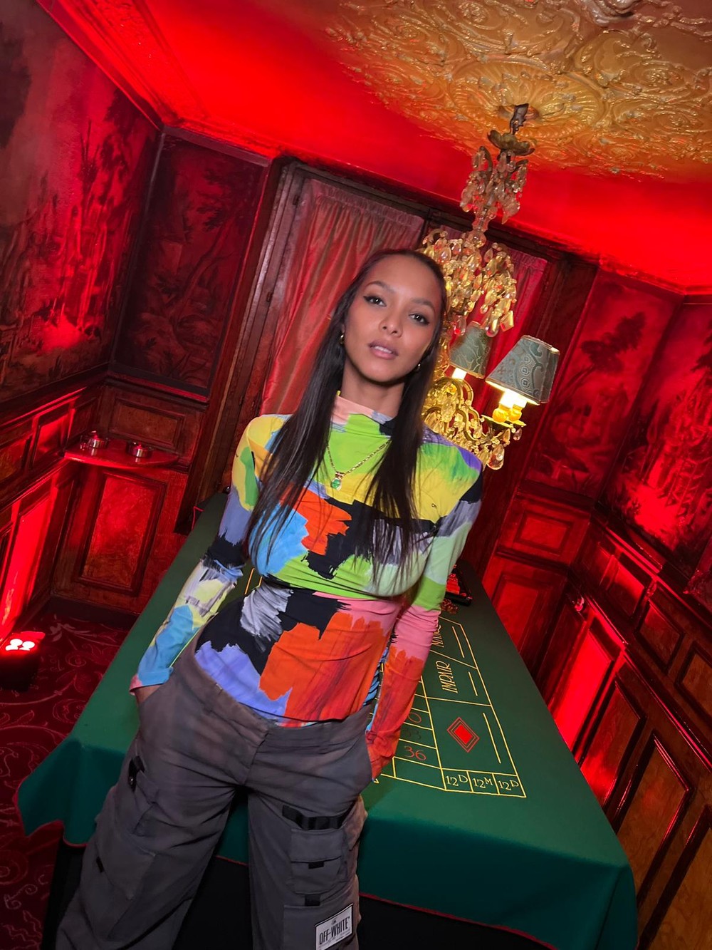 Top Lais Ribeiro e o marido, Joakim Noah, brilham em evento na França