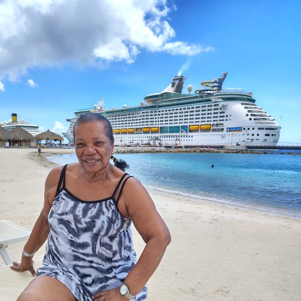 Neusa Borges abre álbum de viagem a Curaçao