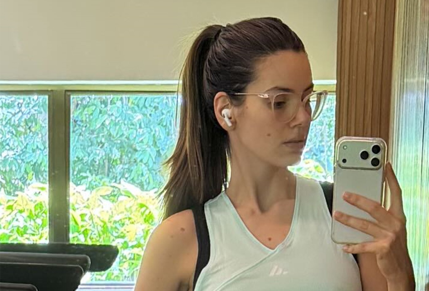 Camila Queiroz volta aos treinos menos de dois meses após parto: 'A ...