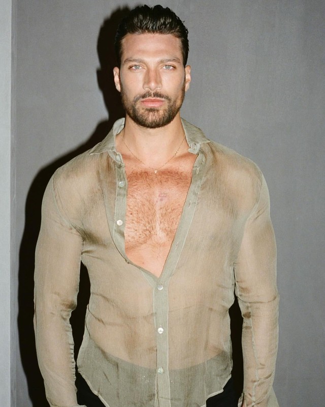 Simone Susinna ignora affair com Anitta e diz: 'Era minha amiga'