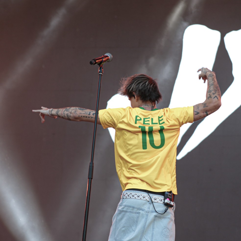 JXDN abre o festival GP Week usando camisa do Brasil e exaltando Pelé; veja fotos