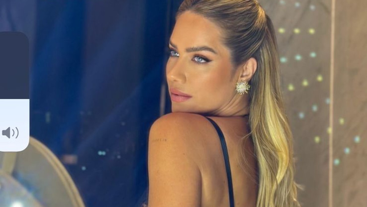De Calcinha Fio Dental Giovanna Ewbank Posa Para Bruno Gagliasso