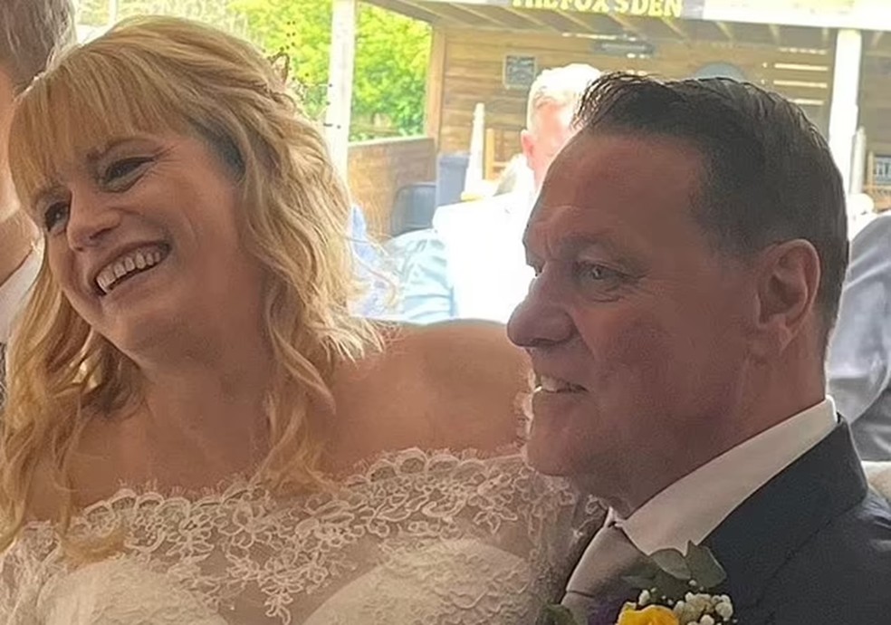 Modelo Georgina Cooper morre aos 46 anos na Grécia