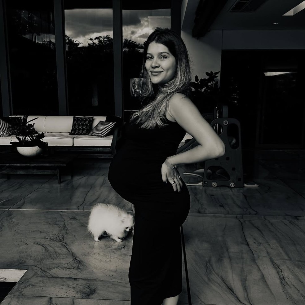 Lyandra Costa posta fotos perto de dar à luz: 'Vem logo, filha'