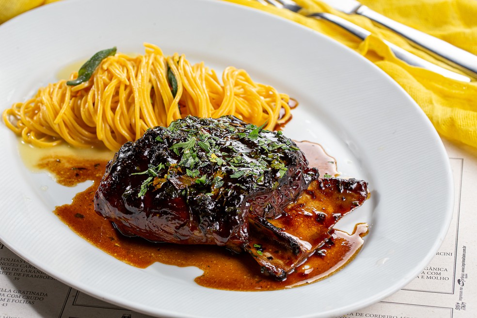 Cordeiro na mesa: veja dicas de preparo, receita e onde comer