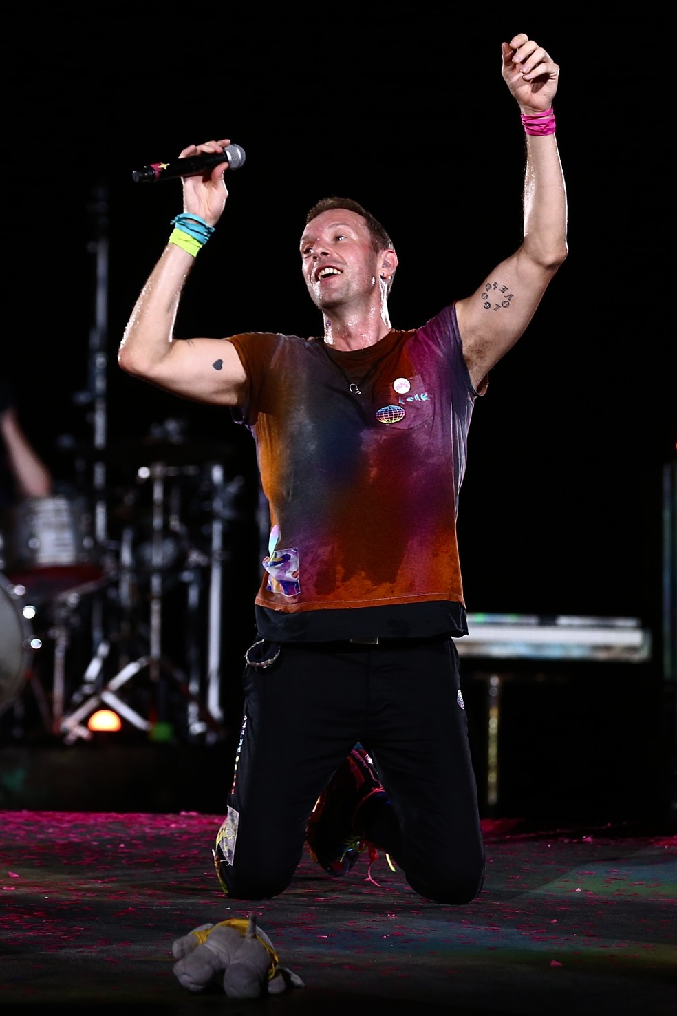 Coldplay canta com filhos de Caetano Veloso no primeiro show da turnê no Rio de Janeiro