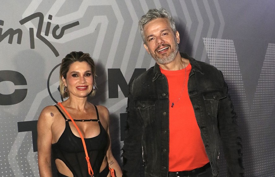 Flávia Alessandra desabafa sobre casamento à distância com Otaviano Costa: 'Tem sido bem difícil'