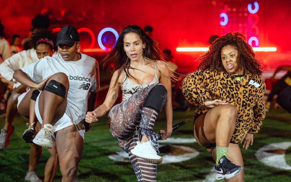 Anitta ensaia para show que fará em intervalo de partida da NFL