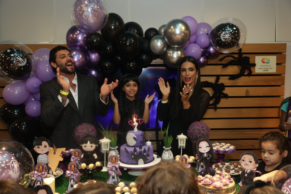 Separados, Jesus Luz e Carol Ramiro se reúnem no aniversário da filha