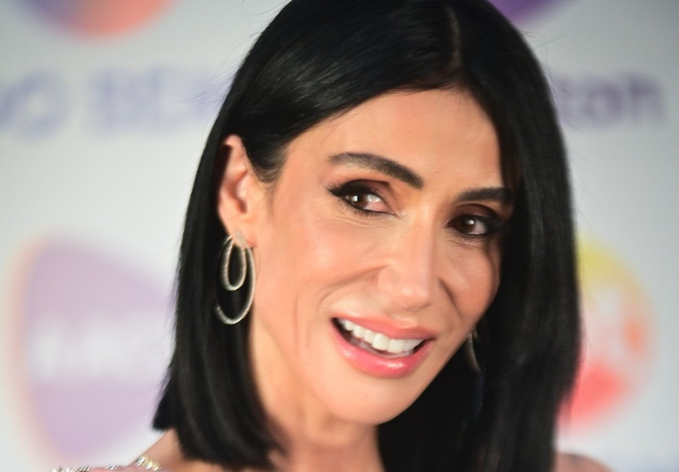 Eliminados de 'A Fazenda', Michelle Barros e Shia Phoenix falam sobre ...