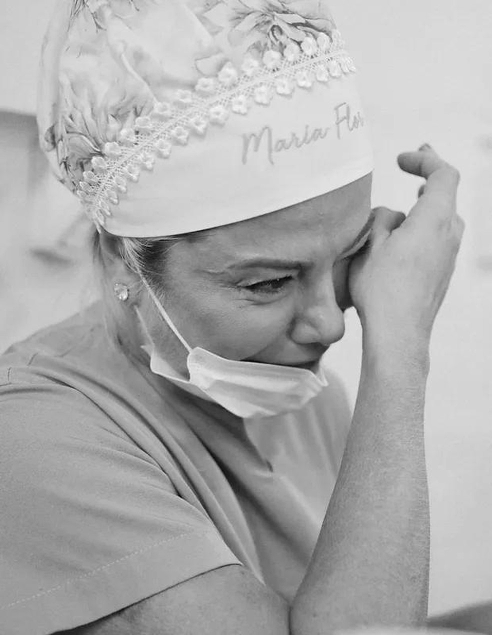 Poliana Rocha chora durante parto da segunda neta, filha de Zé Felipe e ...