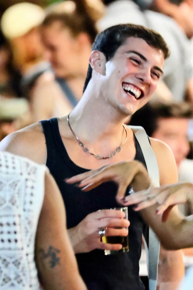 Amigos de 'Vai na Fé', Samuel de Assis e Caio Manhente se divertem no Baixo Gávea