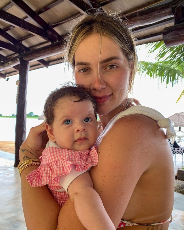 Virginia Fonseca e Zé Felipe enterram umbigo de filha caçula; fotos