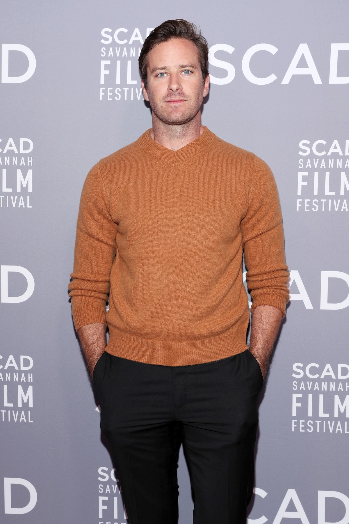 Armie Hammer admite que tentou suicídio após acusações de canibalismo