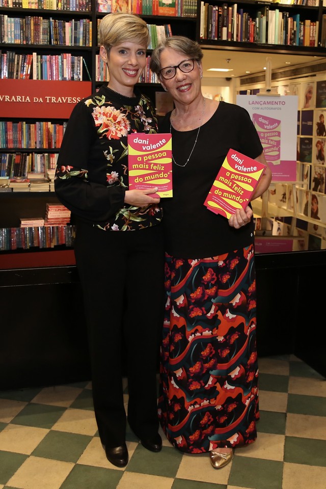Dani Valente lança livro no Rio com a presença de famosos; fotos