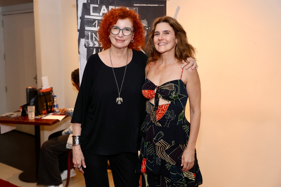 Bárbara Paz recebe famosos na estreia de filme no Rio